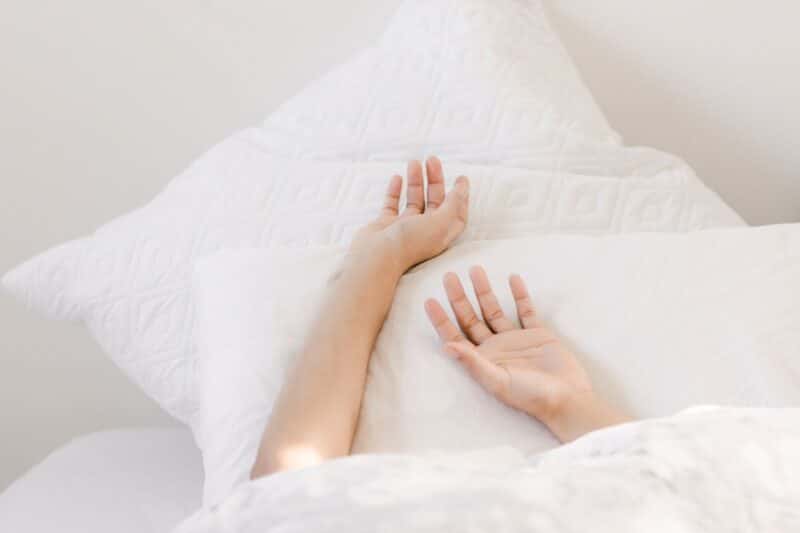 10 Best Beauty Sleep Essentials to Enhance Deep Relaxation